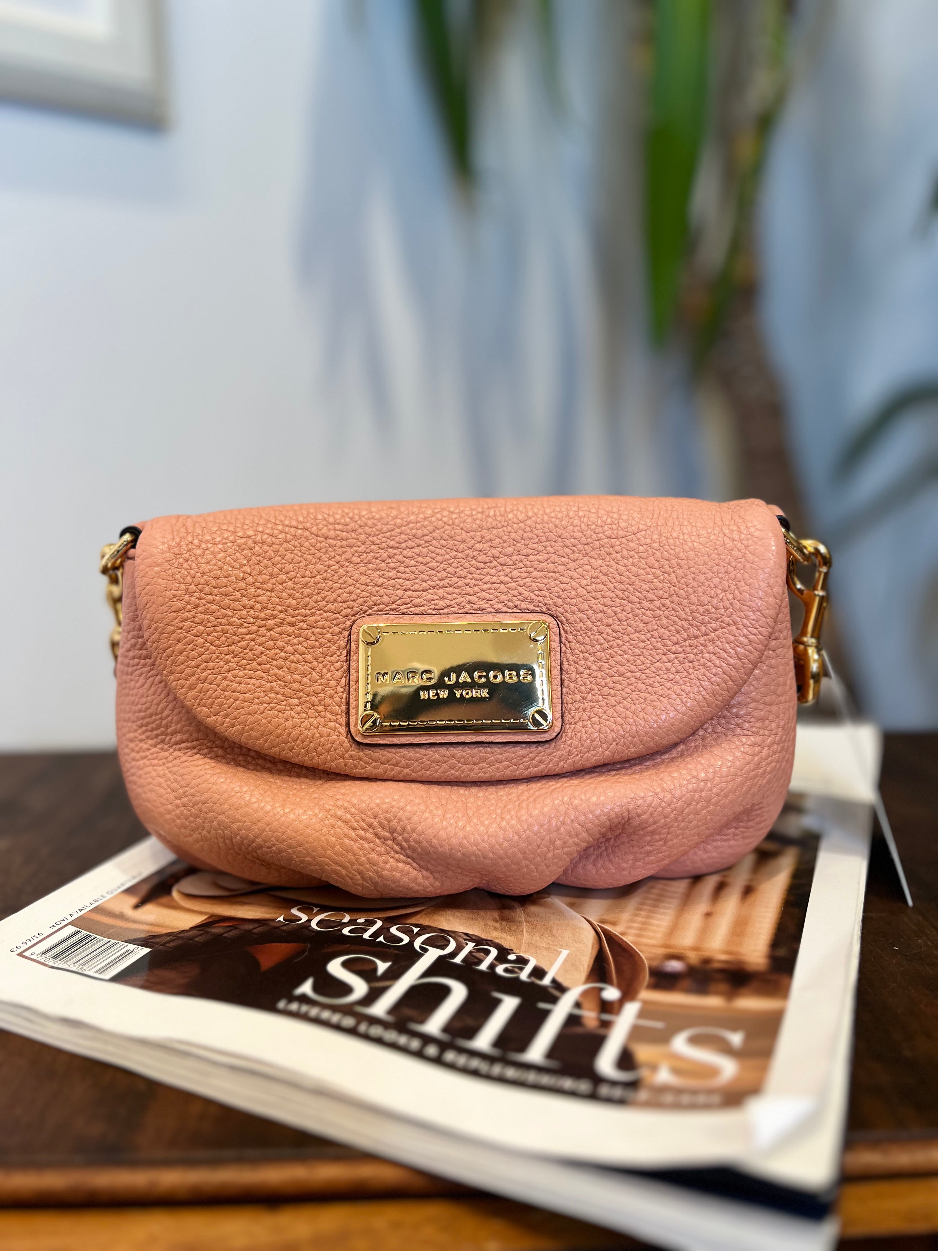 Marc Jacobs Peach/Pink Pebbled Leather Mini Crossbody – Siopaella ...