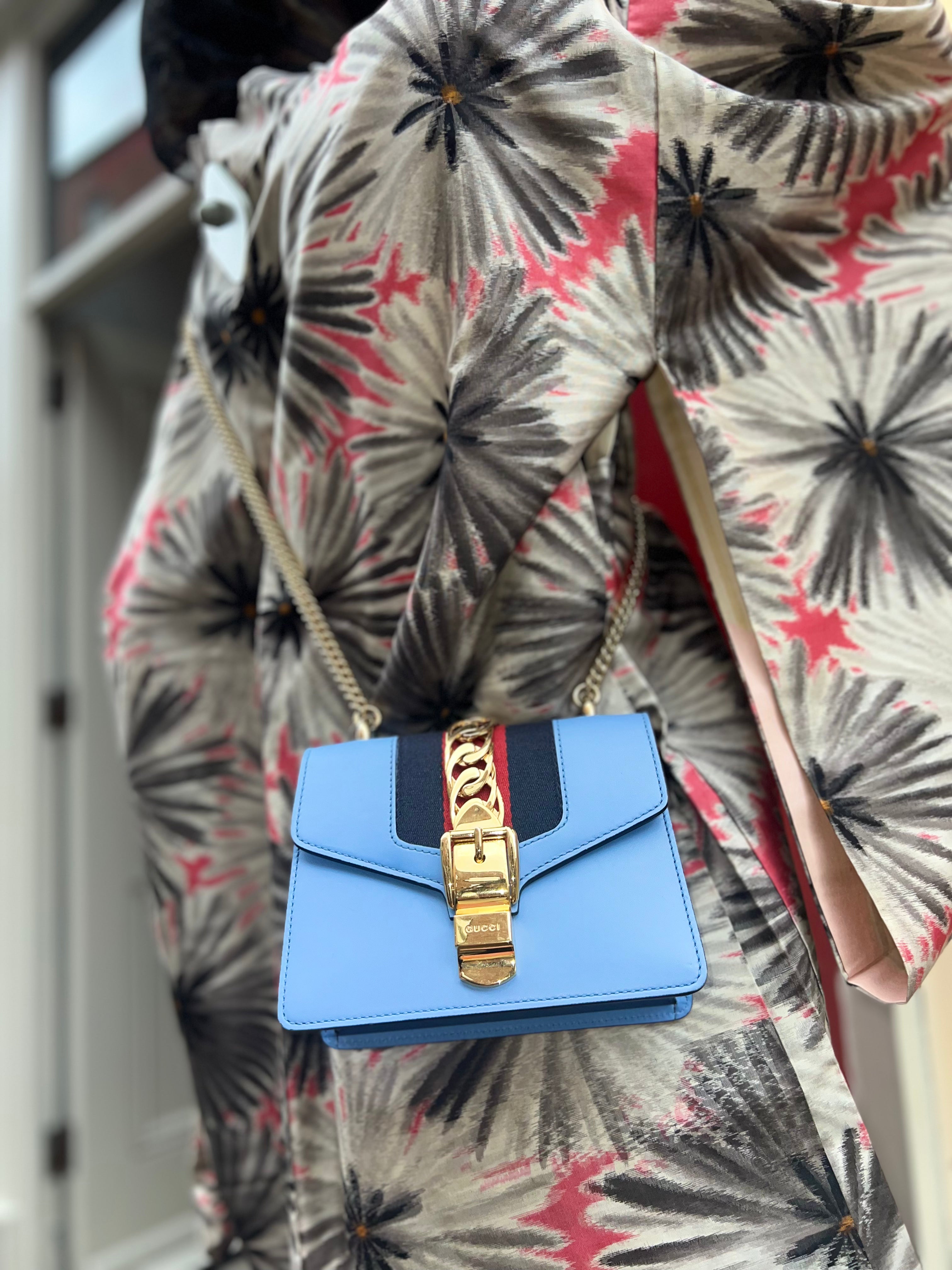 Gucci ' Sylvie' Baby Blue Chain Crossbody – Siopaella Designer Exchange