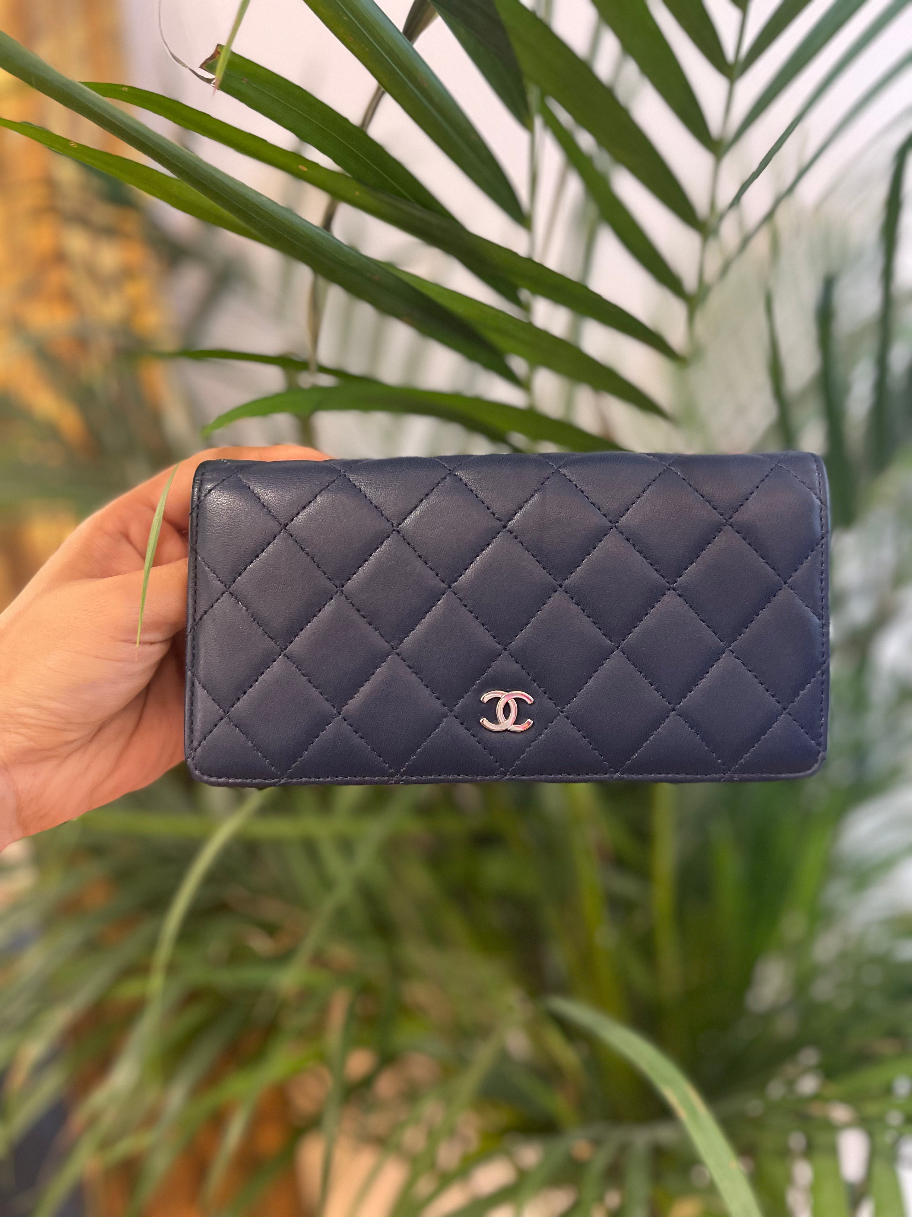 Chanel Navy Wallet – Siopaella Designer Exchange