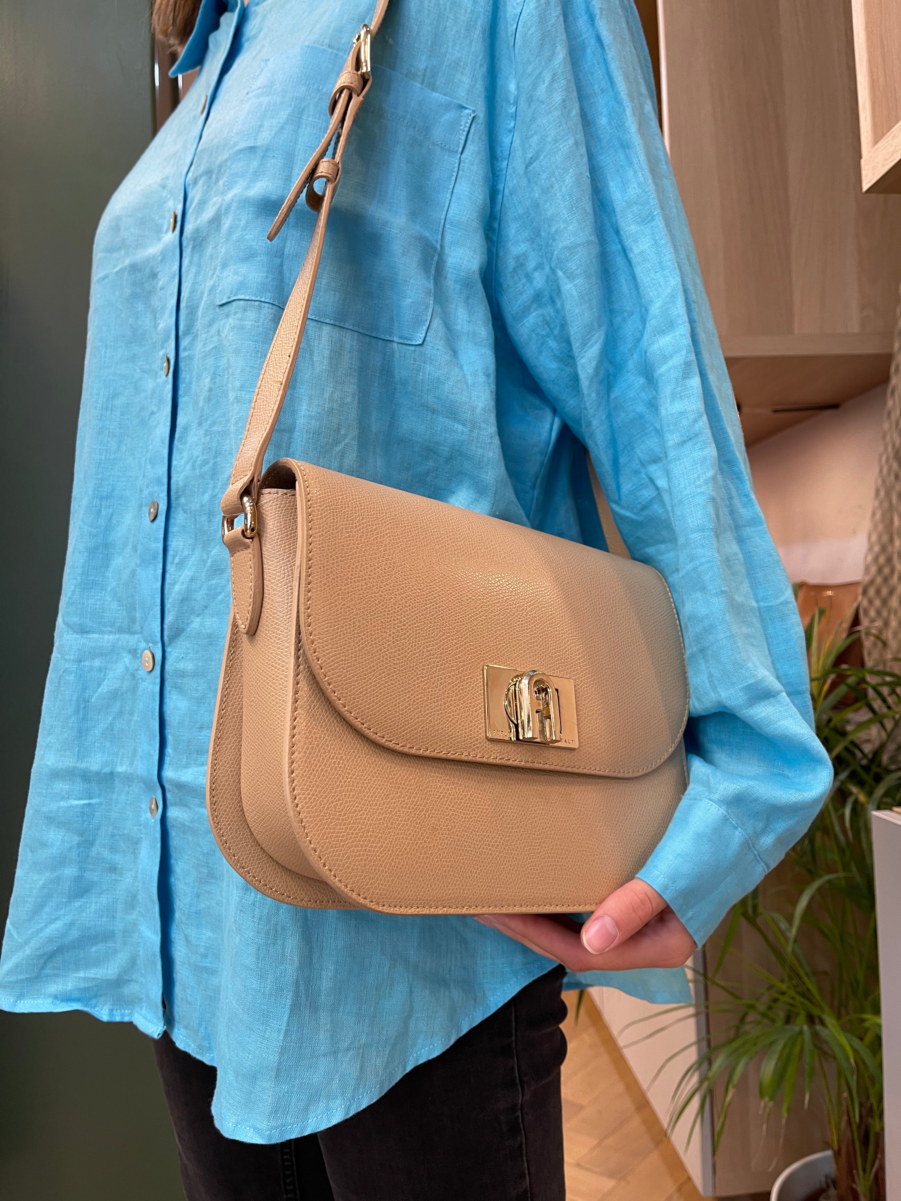 Furla Beige Handbag – Siopaella Designer Exchange