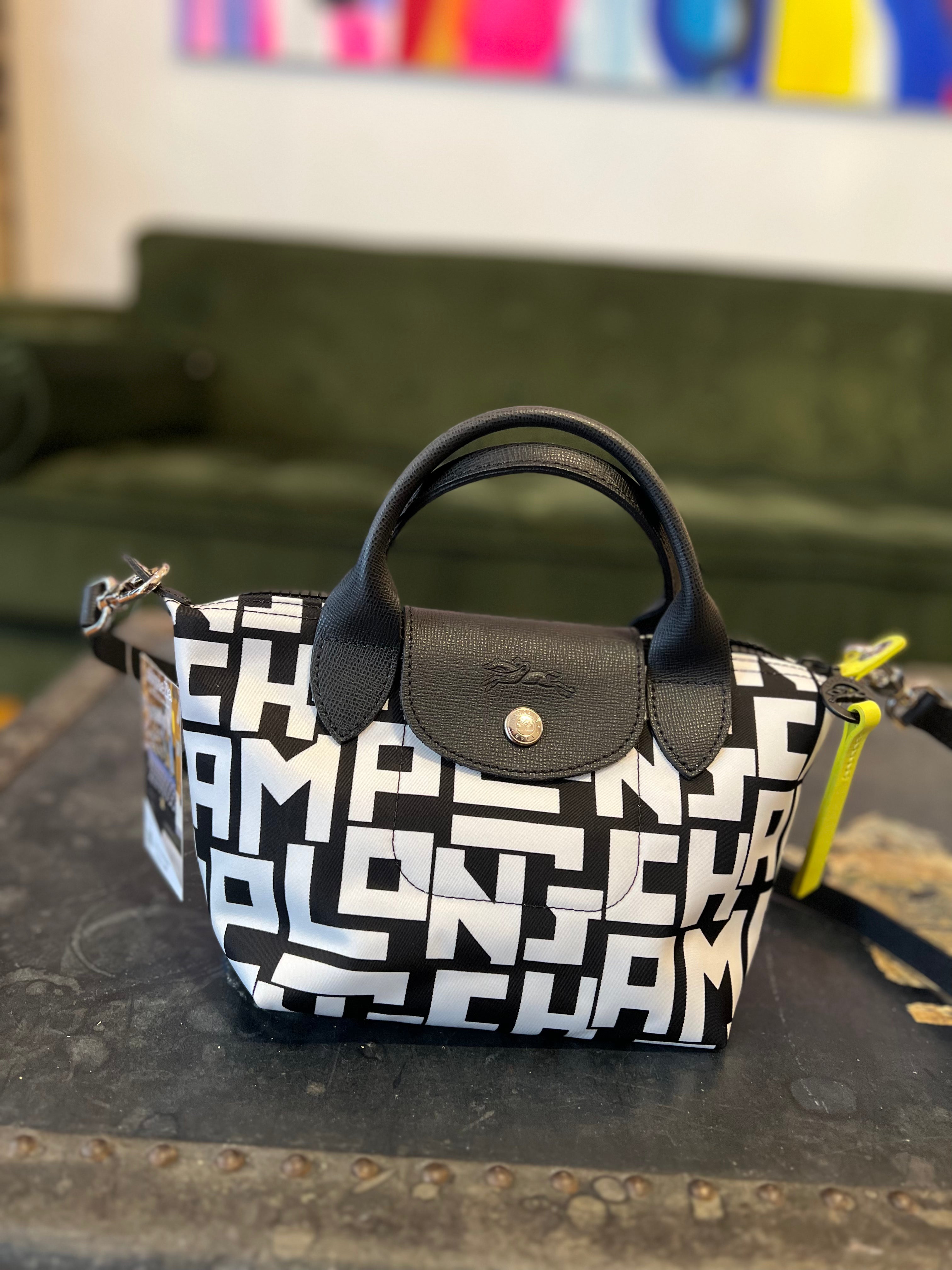 Longchamp Monochrome Le Pliage Handbag – Siopaella Designer Exchange