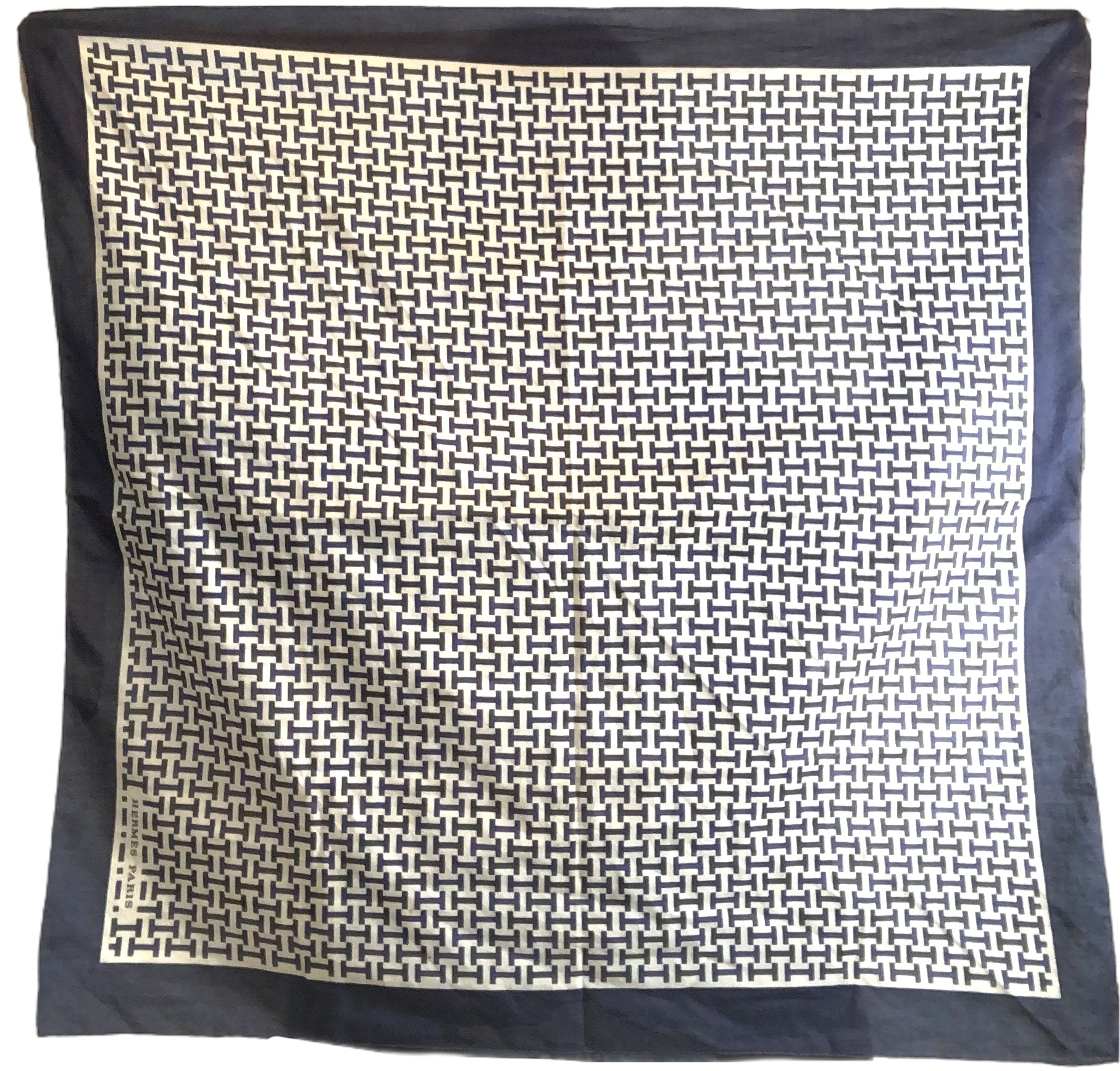 Hermes Navy Silk Printed Scarf – Siopaella Designer Exchange
