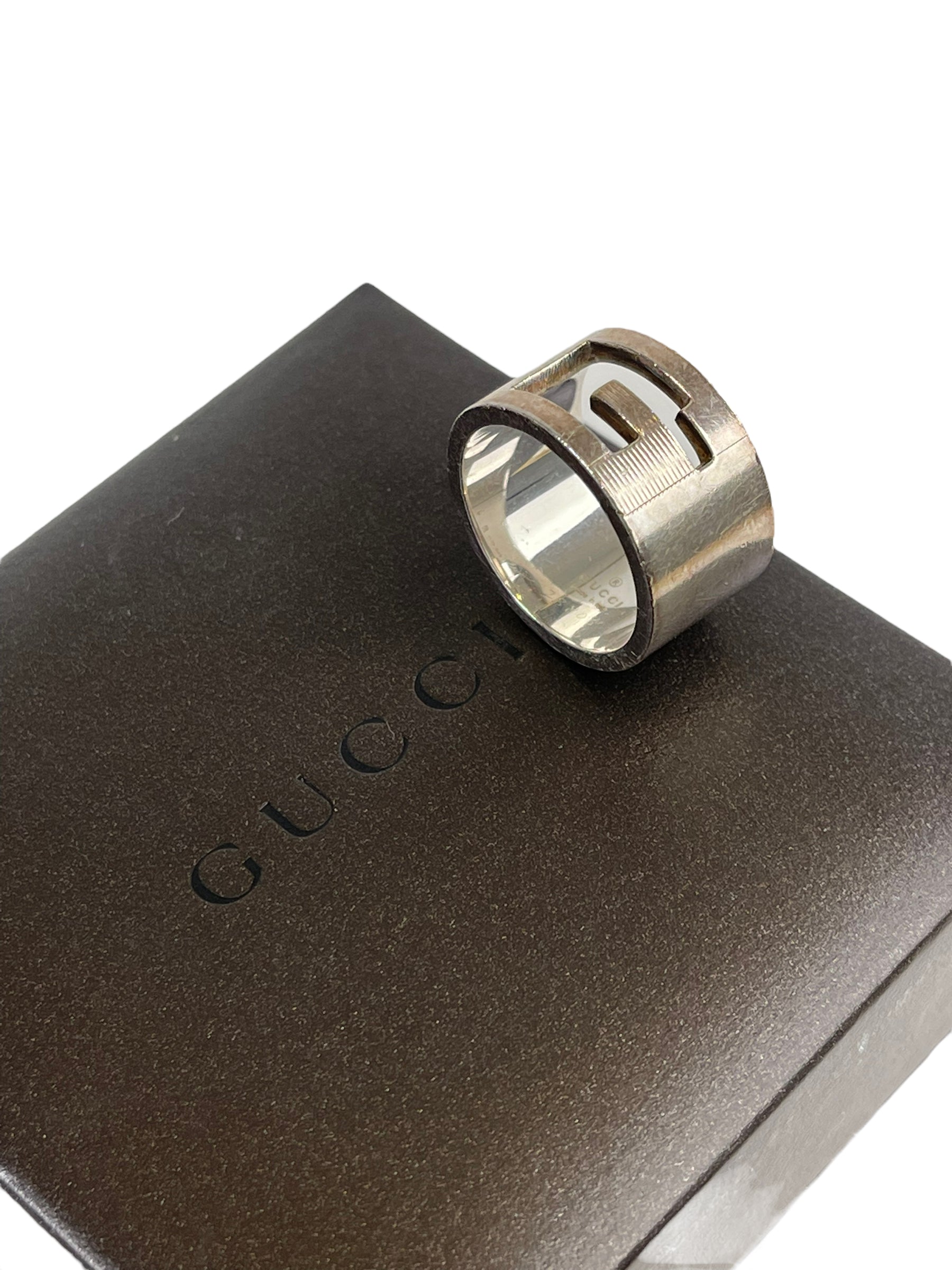Gucci Silver Logo Ring – Siopaella Designer Exchange
