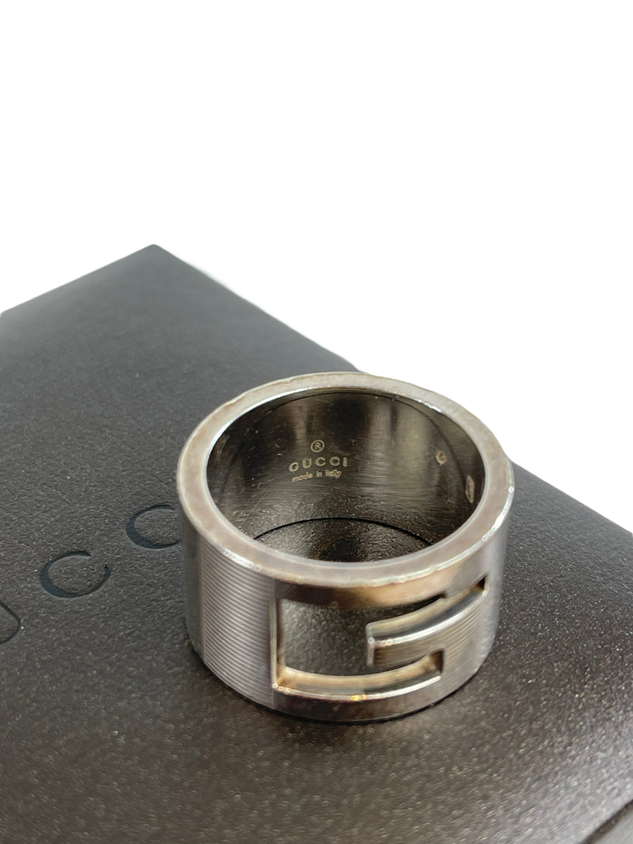 Gucci Silver Logo Ring – Siopaella Designer Exchange